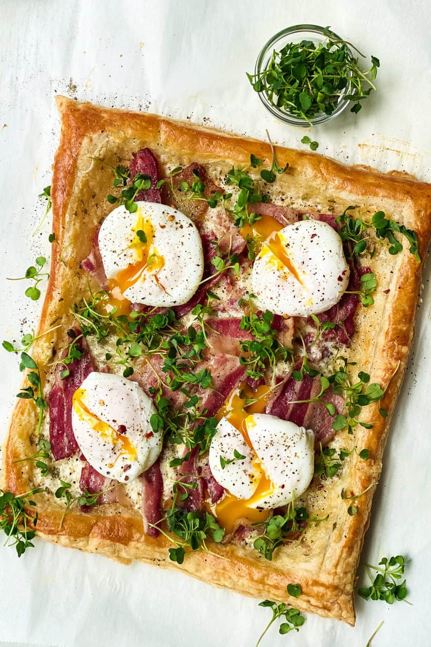 Breakfast Tart with Bacon and Eggs: Brunch Perfect - 31 Daily