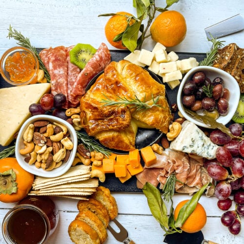 Easy Holiday Cheese Board 31 Daily