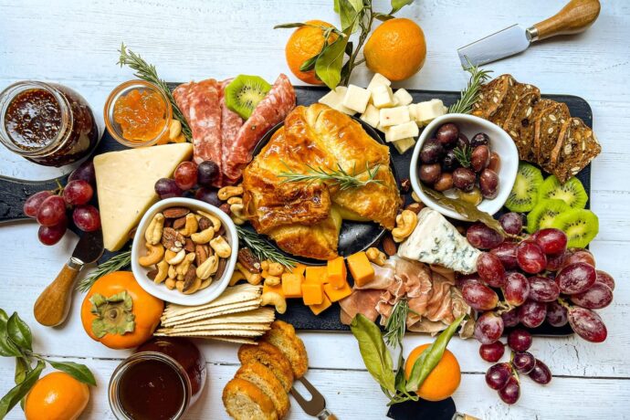 Easy Holiday Cheese Board 31 Daily