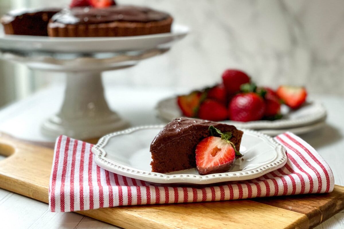 Easy Chocolate Cake with Ganache (Single Layer) - 31 Daily