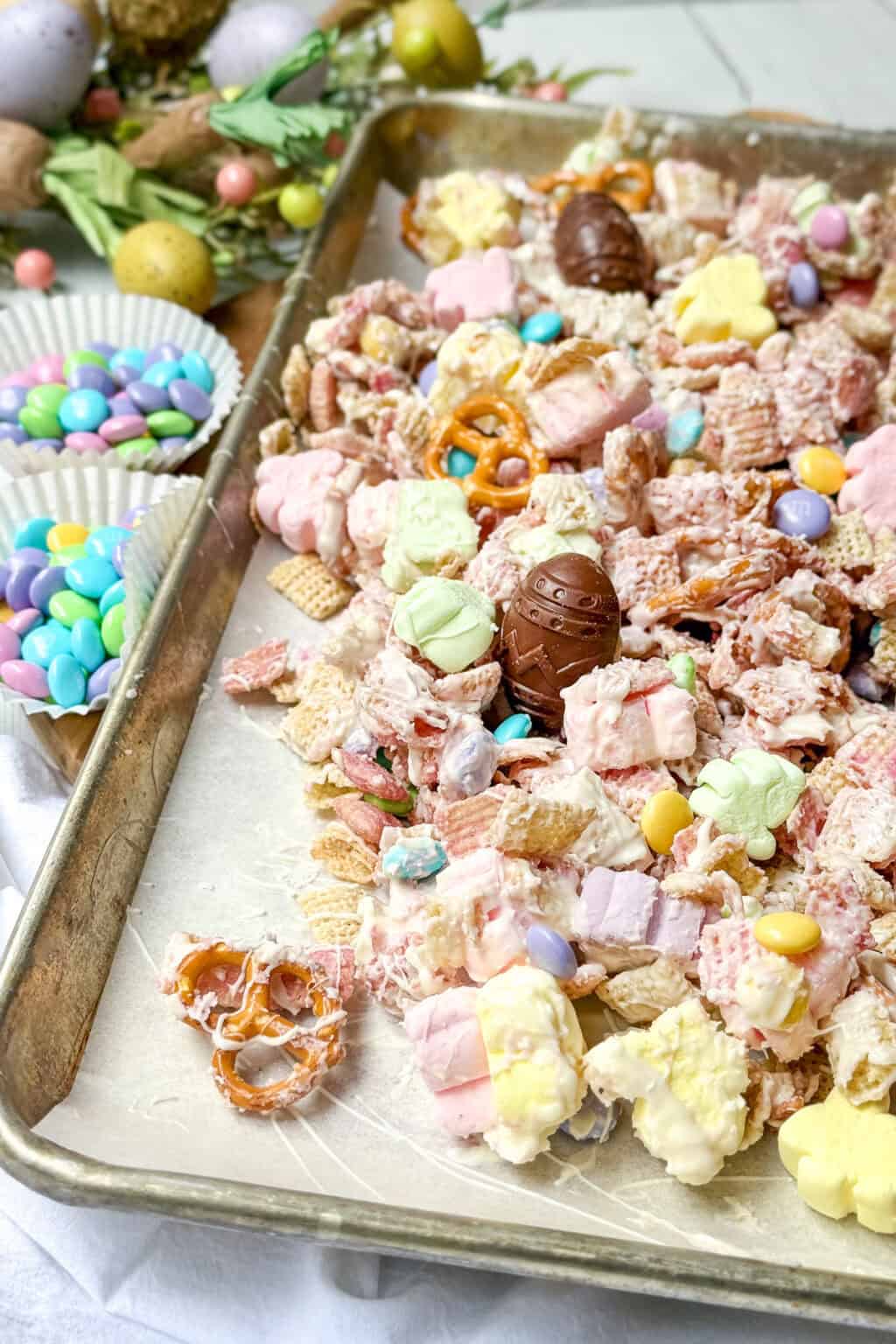 5 Minute Easter Snack Mix (Sweet and Salty Easter Crack) - 31 Daily