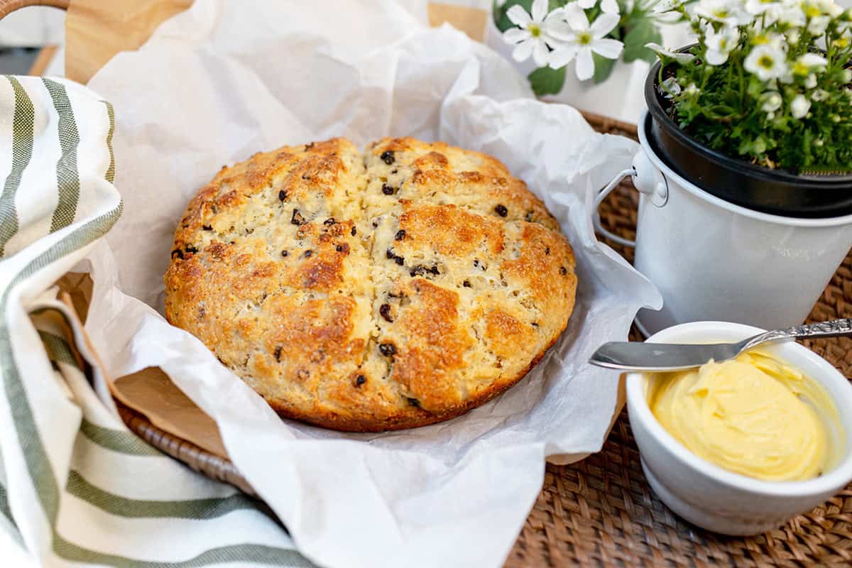 Spotted Dog Irish Soda Bread Recipe (Authentic Railway Cake) - 31 Daily